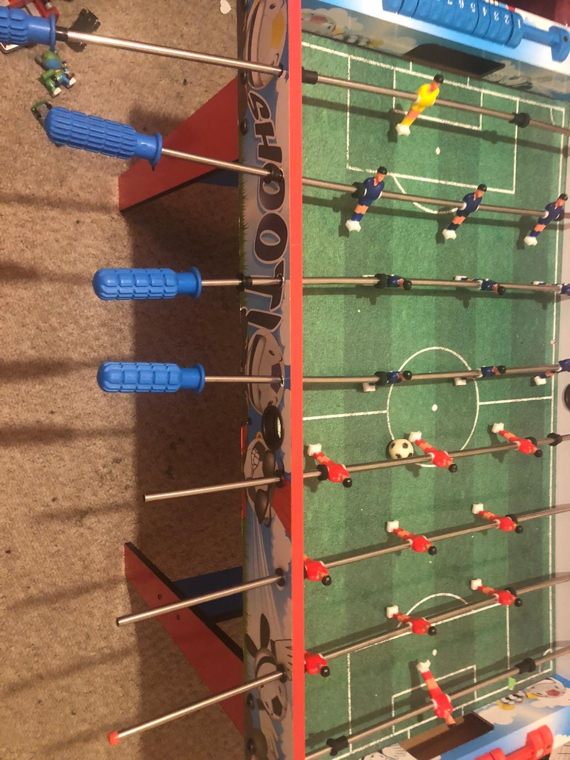 Children’s football table in E4 London für 5,00 £ zum Verkauf | Shpock DE