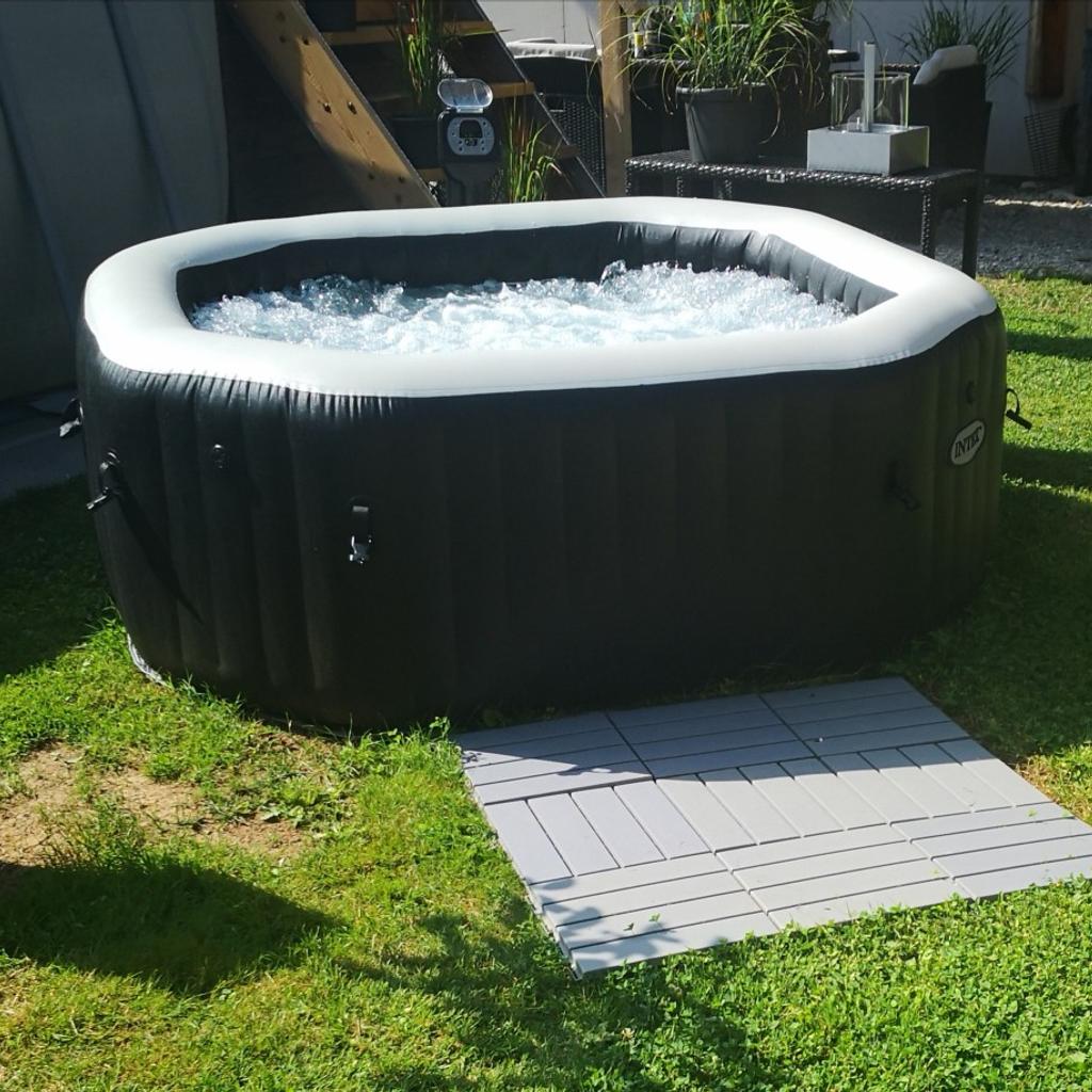 intex whirlpool mit SALZWASSERFUNKTION in für 850,00 € zum Verkauf ...