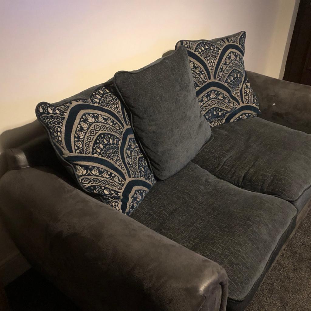 2 seater sofa bed in DY3 Dudley für gratis zum Verkauf | Shpock DE