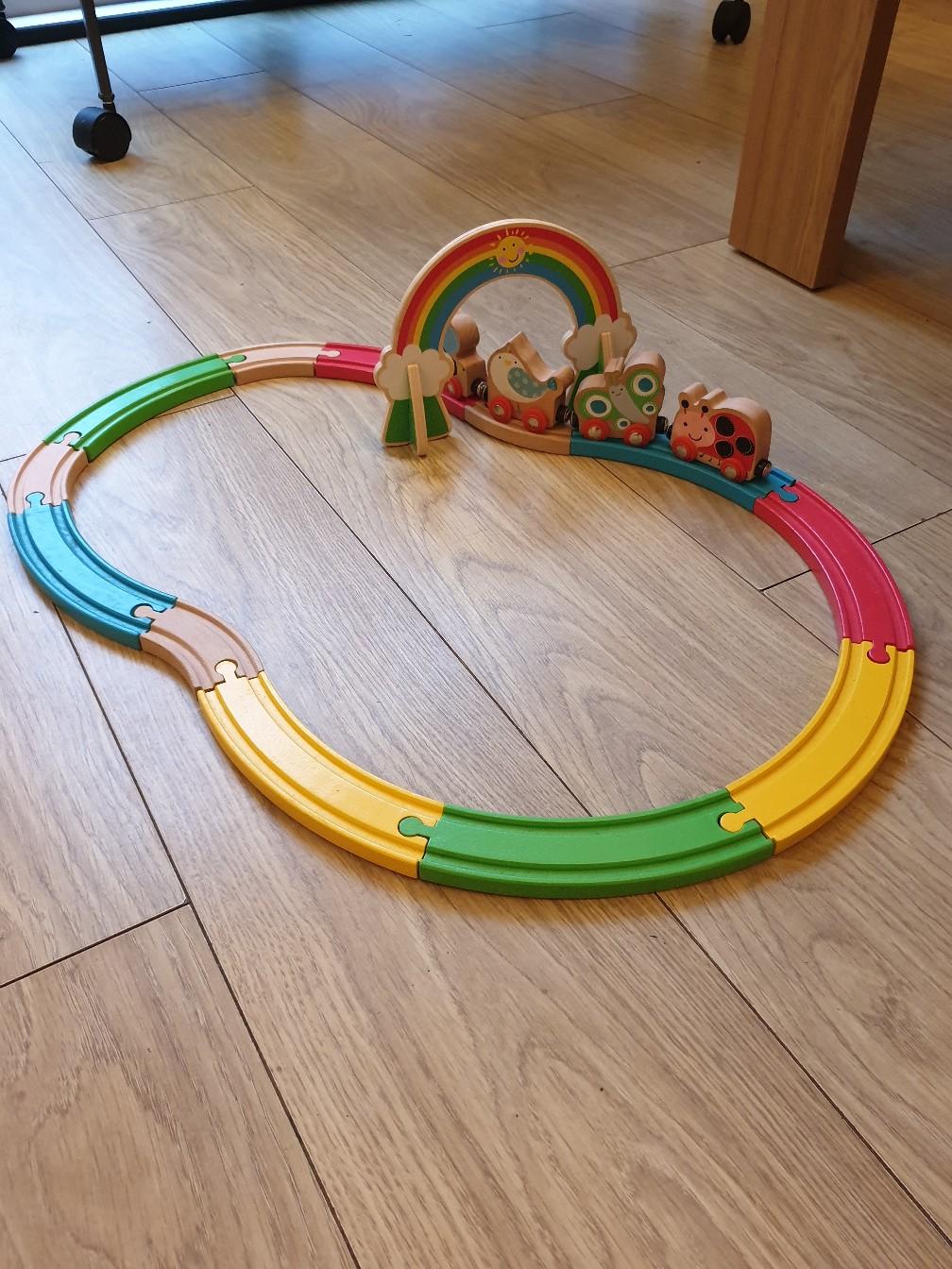 ELC Wooden Train Set in DY2 Dudley für £ 10,00 zum Verkauf | Shpock AT