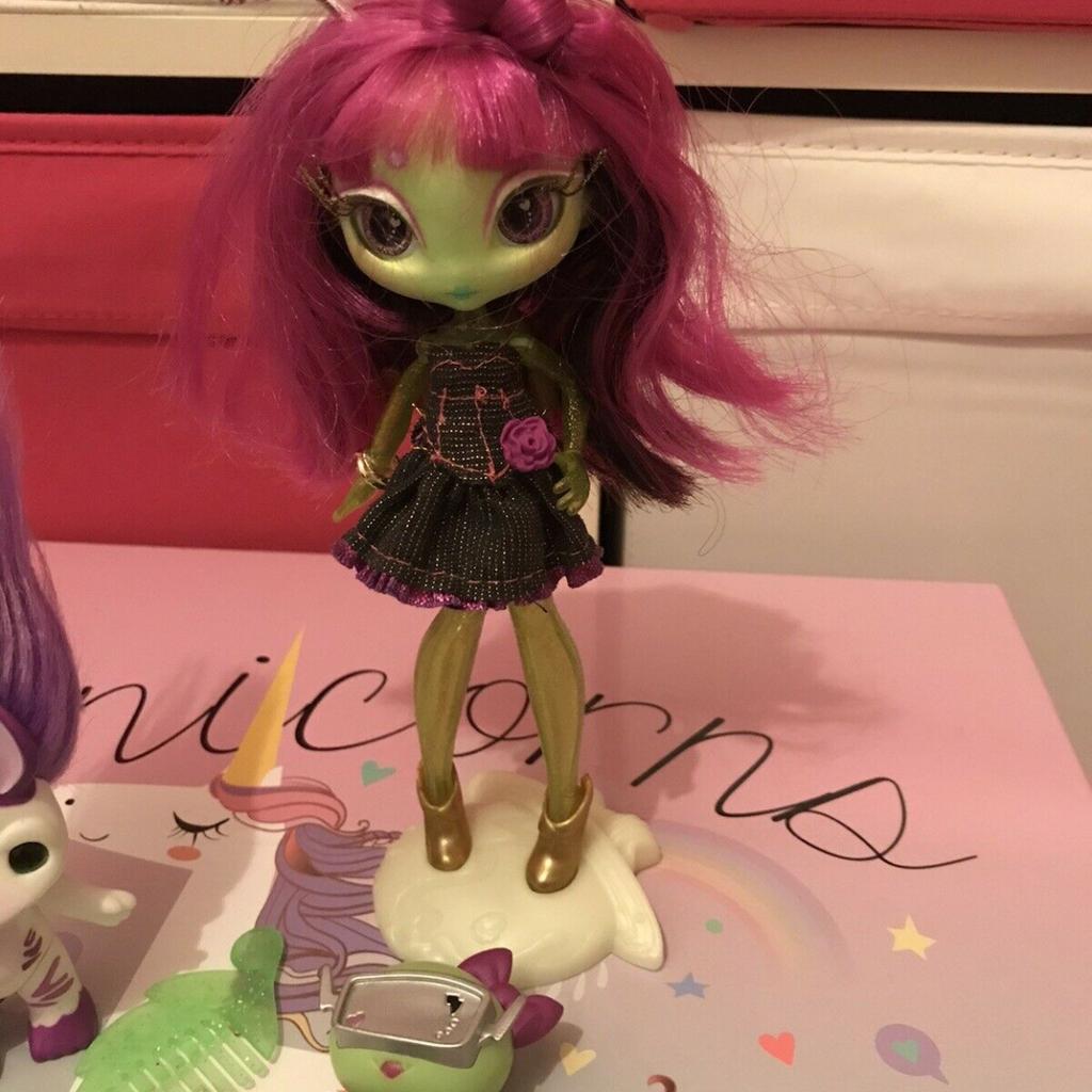 Zelf & RARE Novi Stars Alie Lectric Doll in BD4 Bradford für £ 8,00 zum ...
