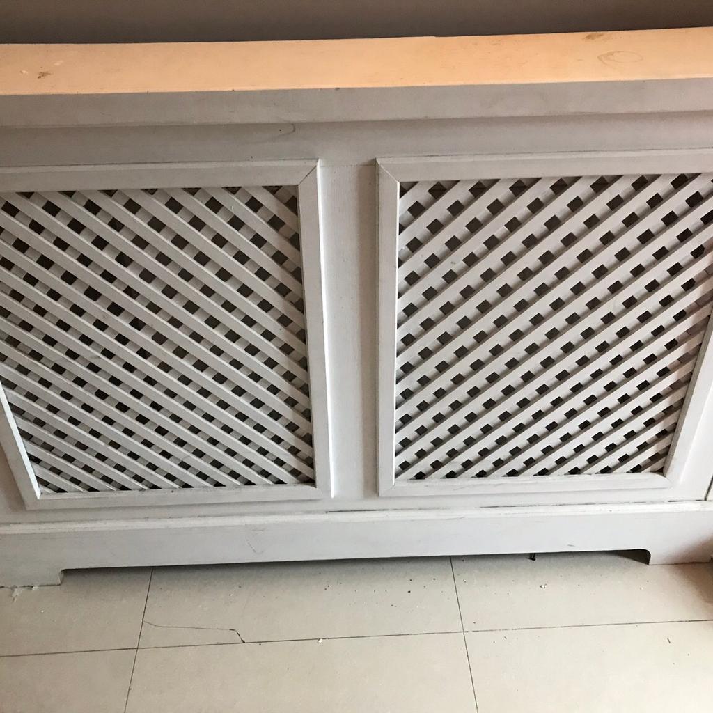 Solid wood radiator cover. in E17 Forest für 25,00 £ zum Verkauf ...