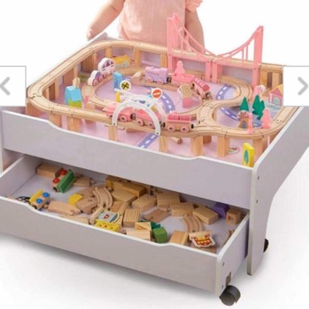 Brand new girls pink train table set in Bassetlaw für £ 50,00 zum ...