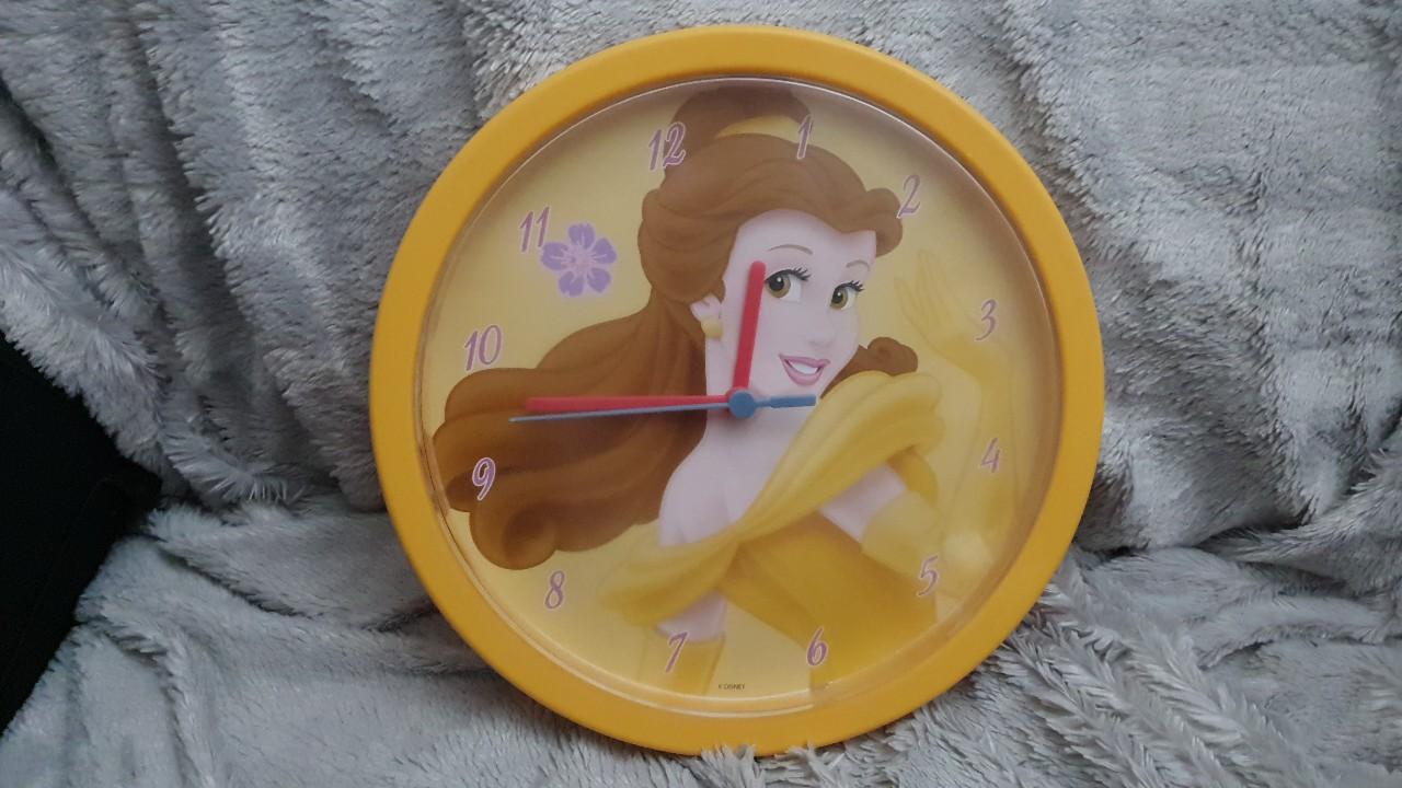 Disney Beauty and the Beast Belle Clock in OL10 Rochdale für 6,00 £ zum ...