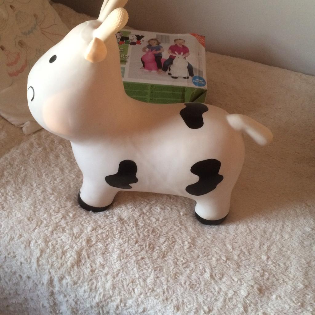 Space hopper cow in RH2 Banstead für 3,00 £ zum Verkauf | Shpock DE