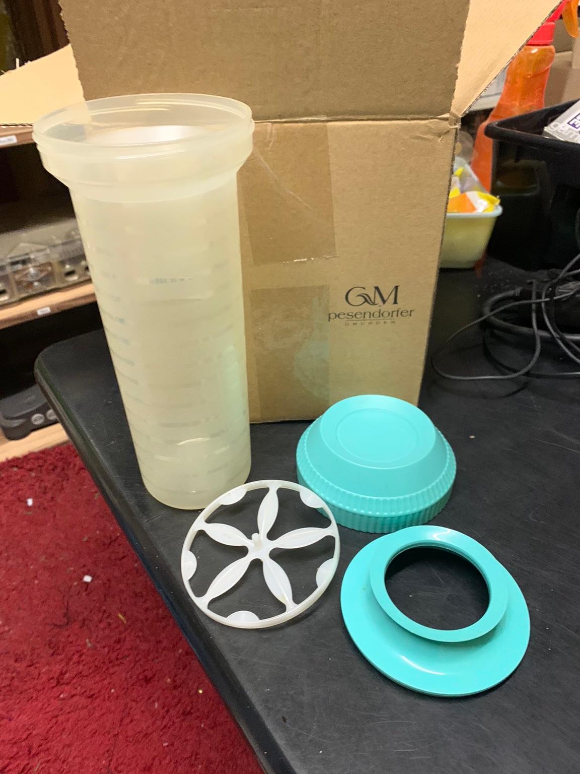 Tupperware Shaker groß in 9241 Wernberg für 5,00 € zum Verkauf | Shpock DE