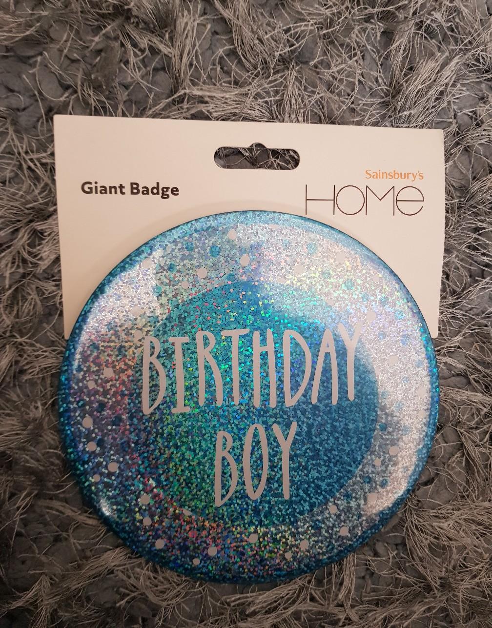 new large blue birthday boy badge in Manchester für £ 0,50 zum Verkauf ...