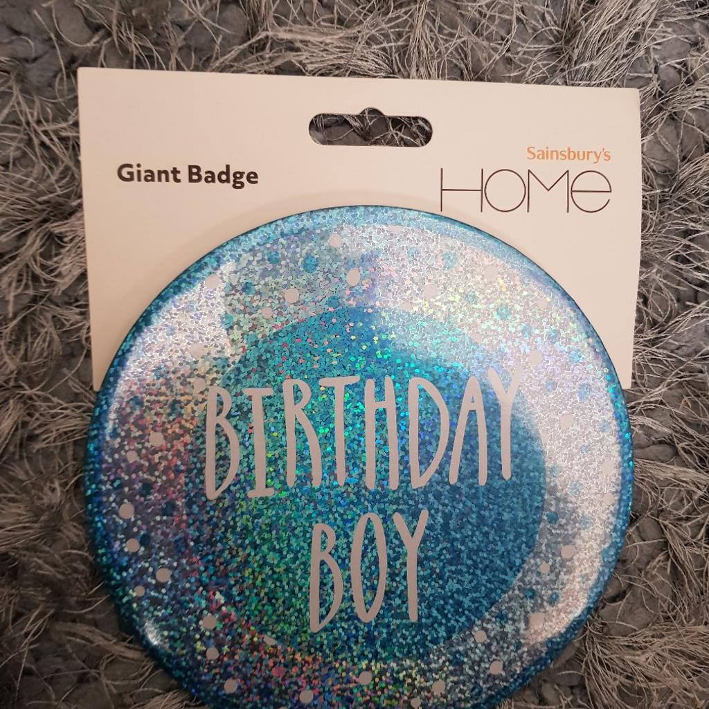 new large blue birthday boy badge in Manchester für £ 0,50 zum Verkauf ...