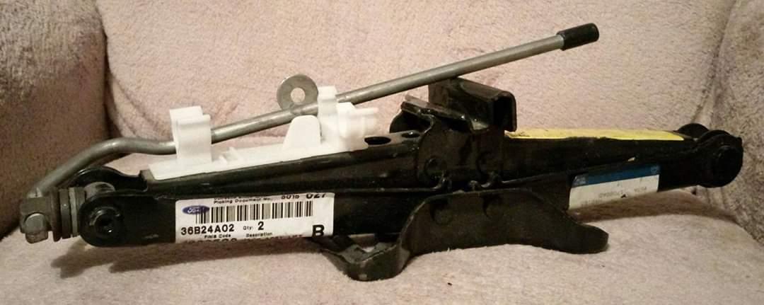 Original Ford mondeo mk3 jack assy-lift in L40 Lancashire für £ 12,50 ...