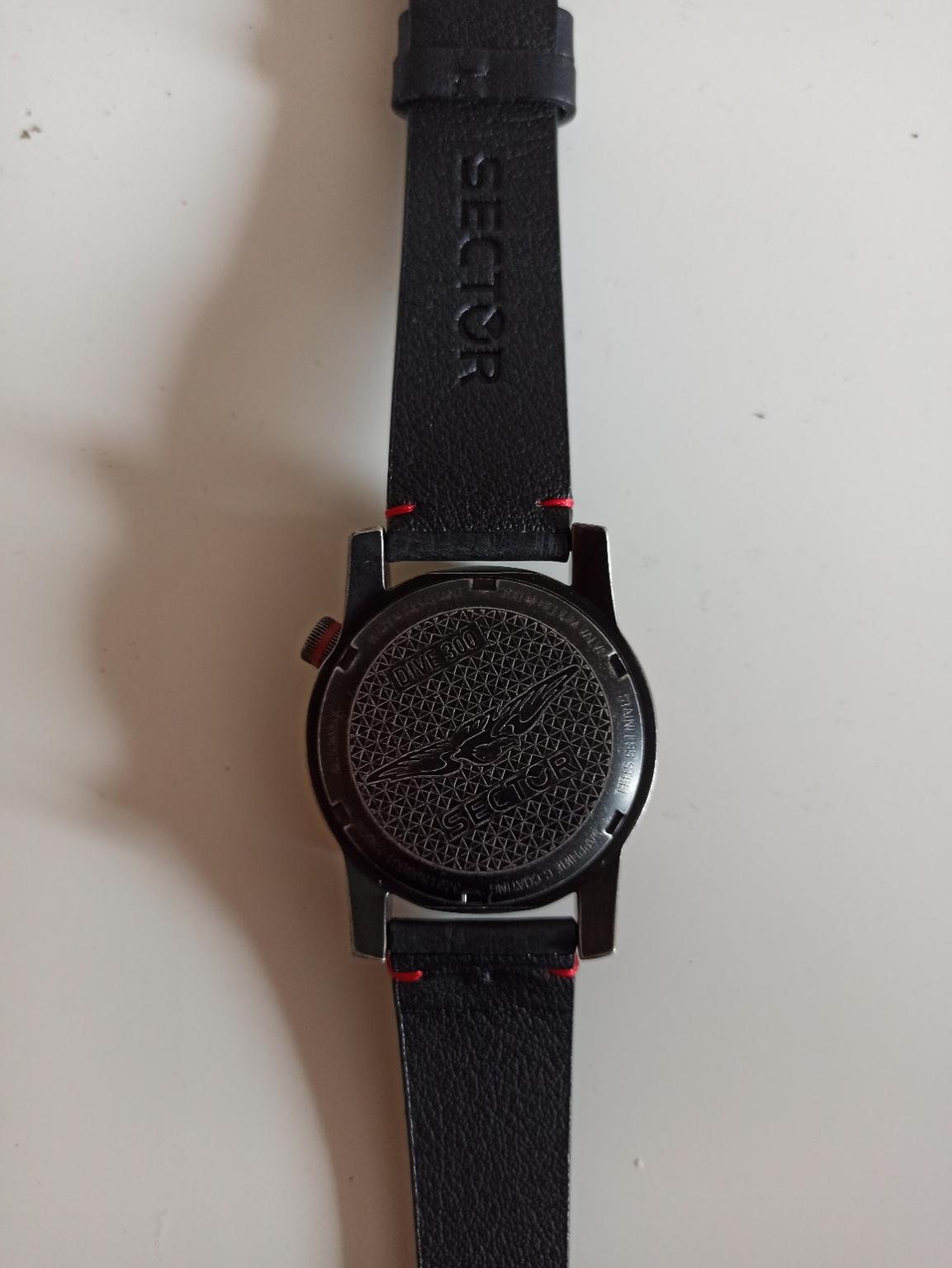 Sector Dive 300 automatic watch in E16 London für £ 90,00 zum Verkauf ...