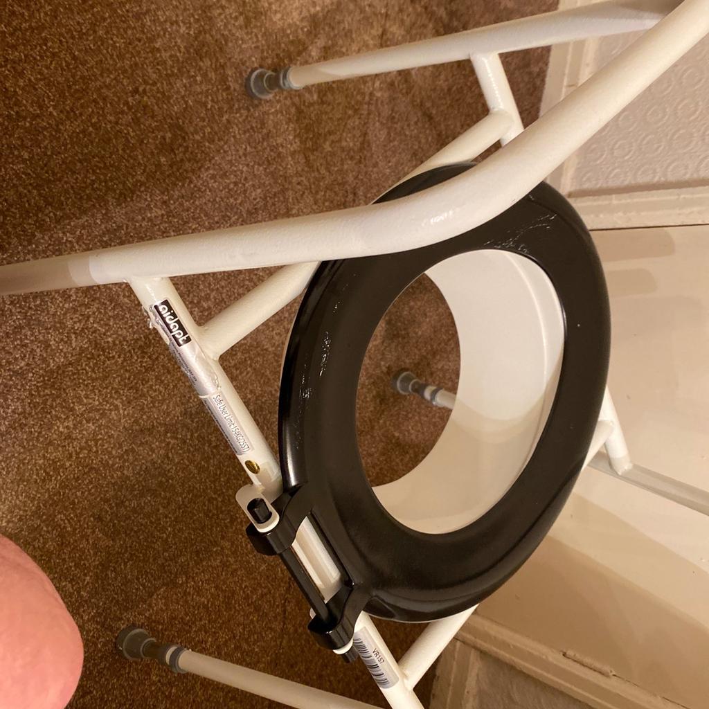 Scandia toilet frame in L14 Liverpool für £ 10,00 zum Verkauf | Shpock AT