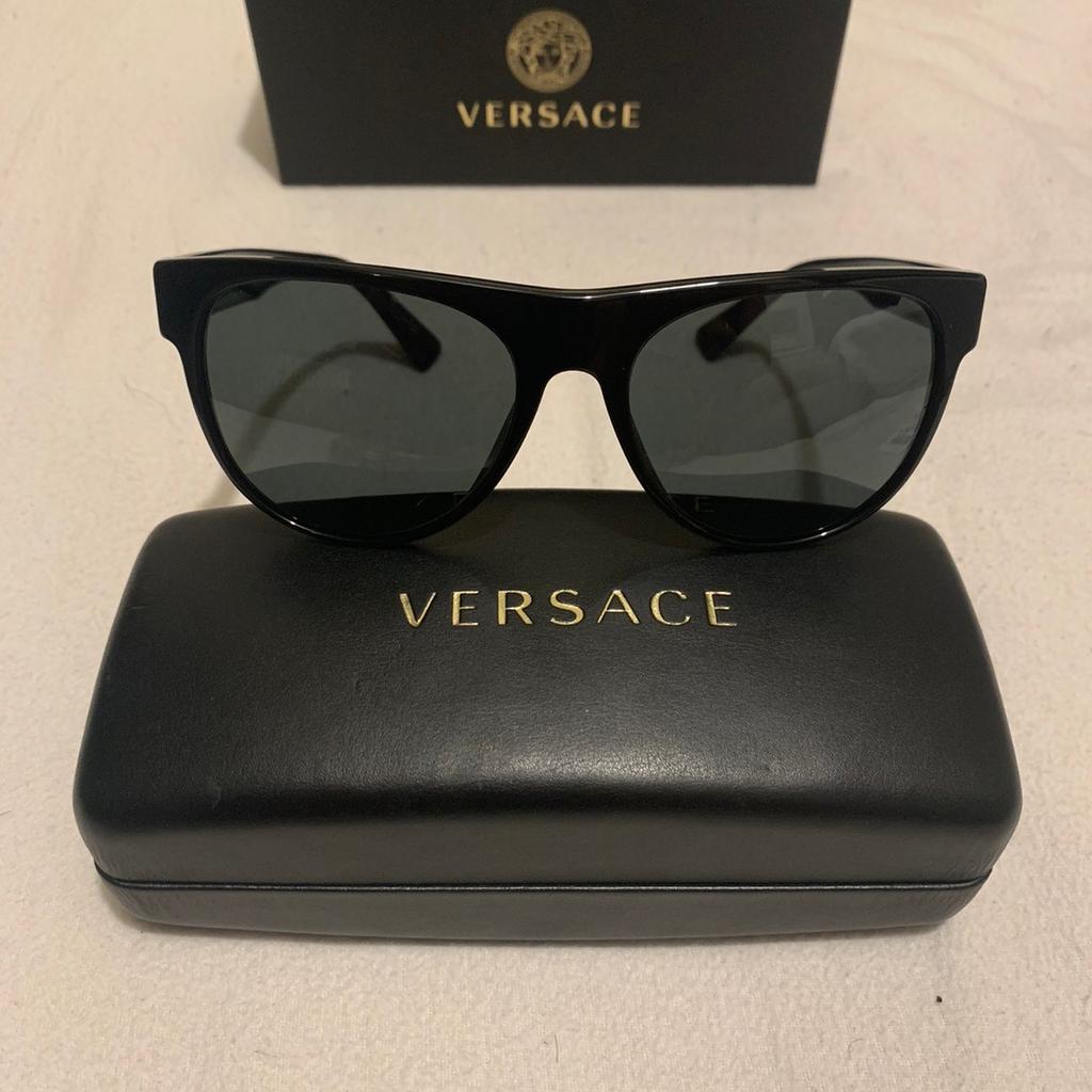 Versace Sunglasses 001 in E2 Hamlets für £ 150,00 zum Verkauf | Shpock AT