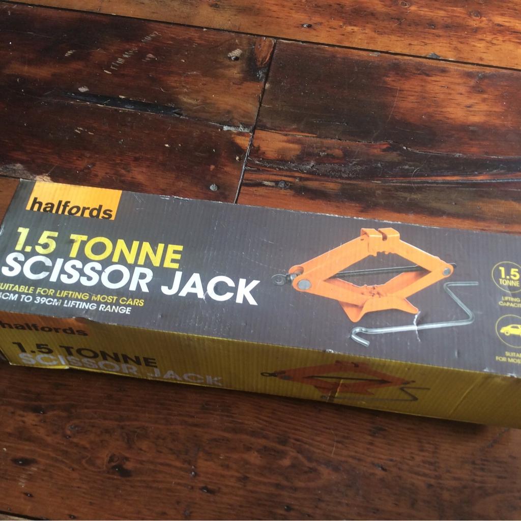 Halfords 1.5 tonne scissor jack in South Staffordshire for £10.00 for ...