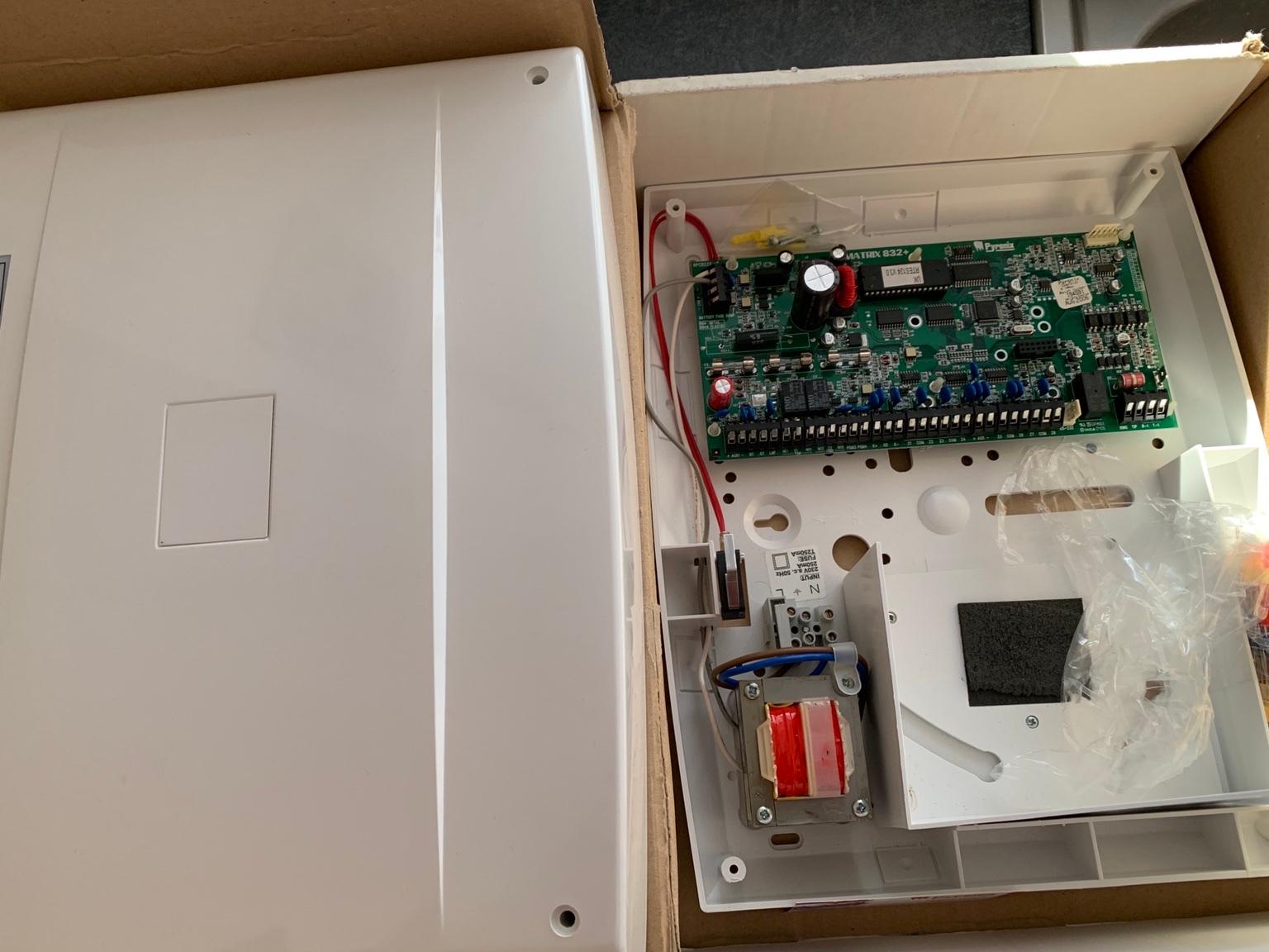 Pyronix Matrix 832 Alarm box and panel in Walsall für 20,00 £ zum ...