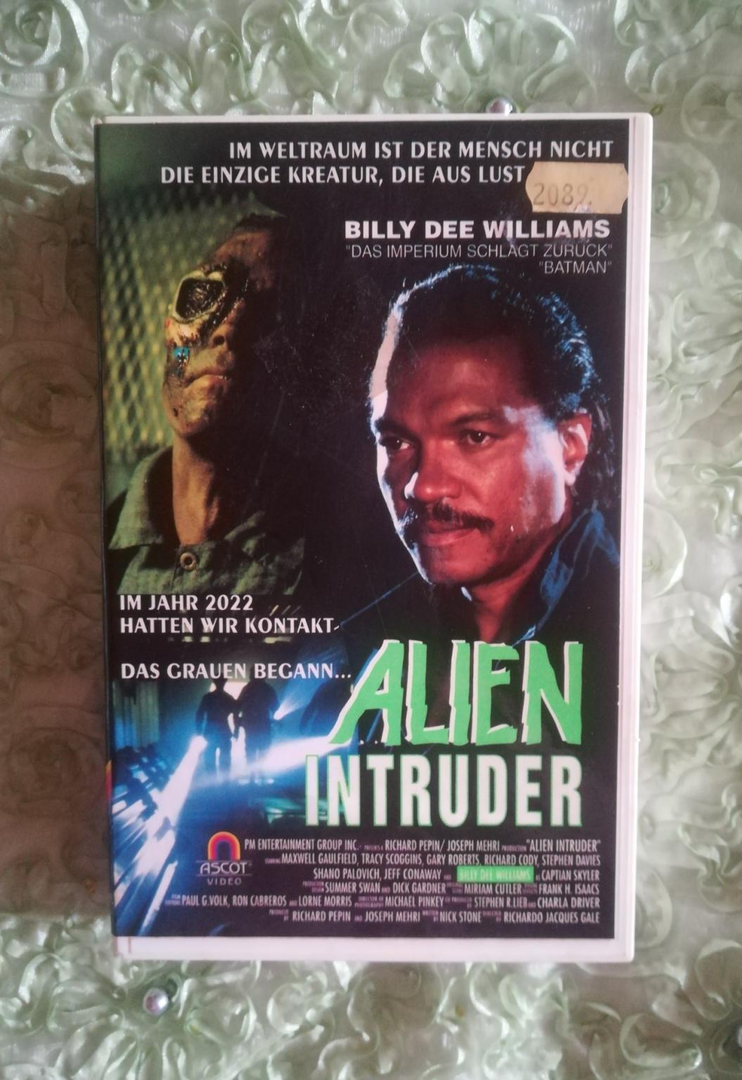 ERSTAUF/Gr Box * ALIEN INTRUDER * VHS * UNCUT in Patzen for €10.00 for ...