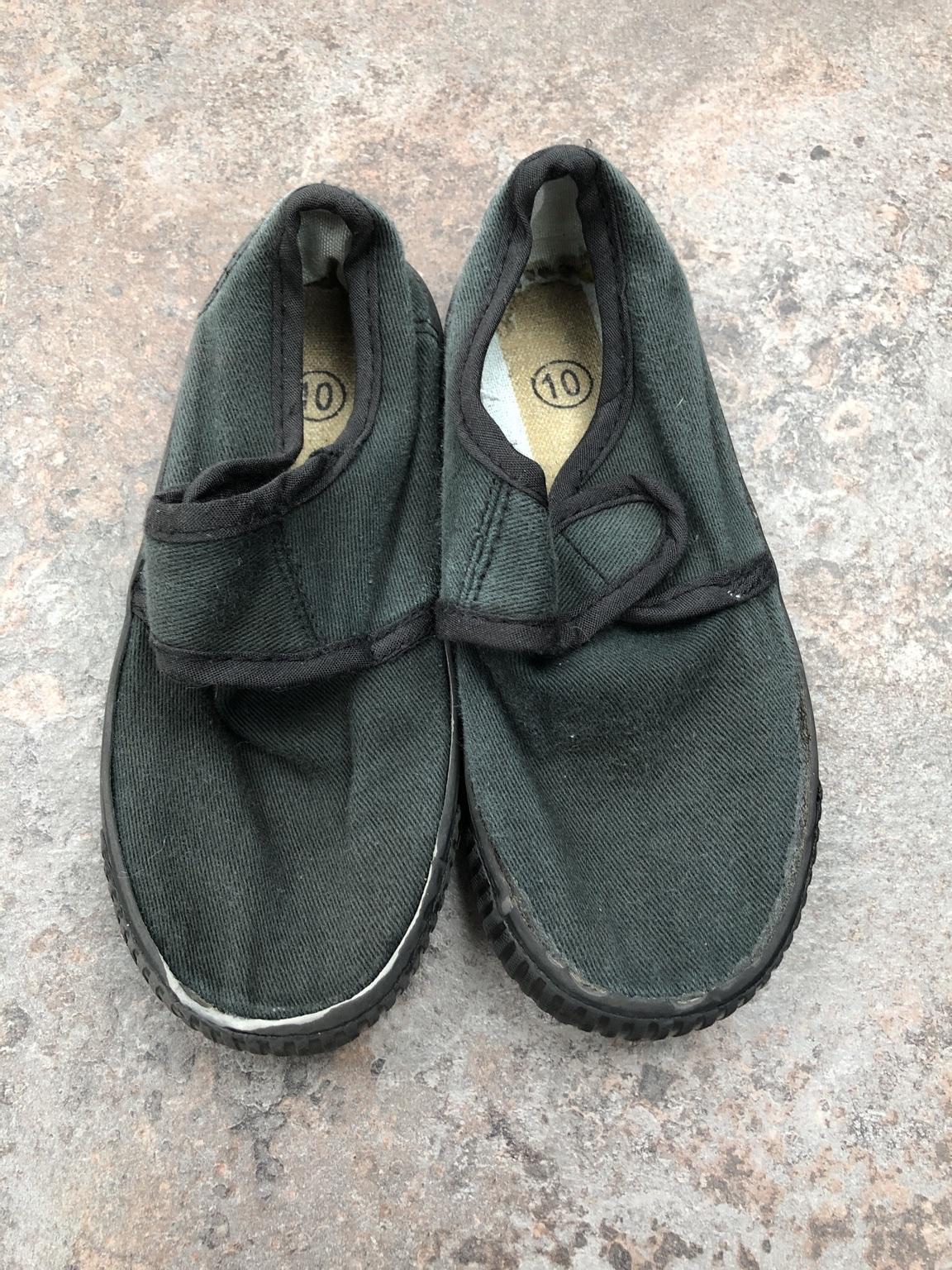 Black School Pumps in B90 Metropolitan Borough of Solihull für gratis ...