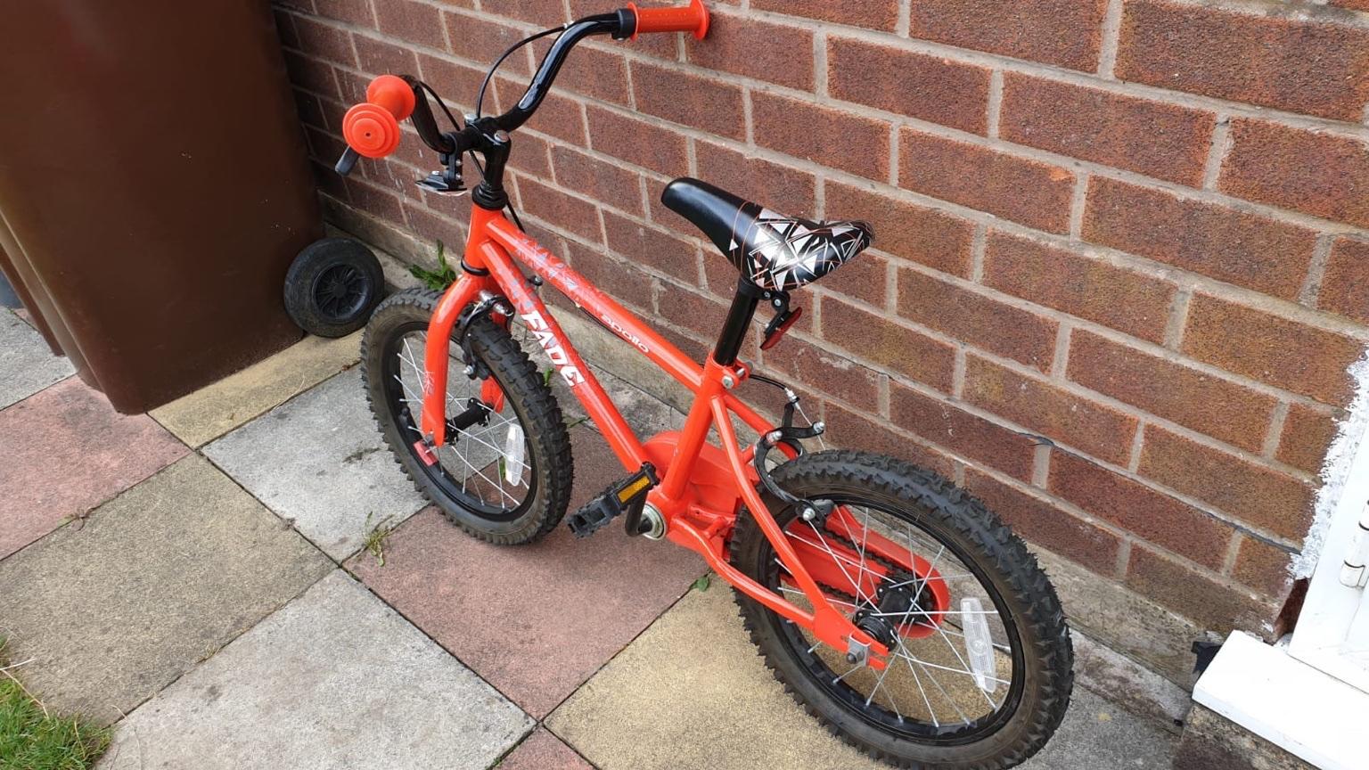 Red Bike Apollo fade 16 inch from Halfords in M34 Tameside for £25.00 ...