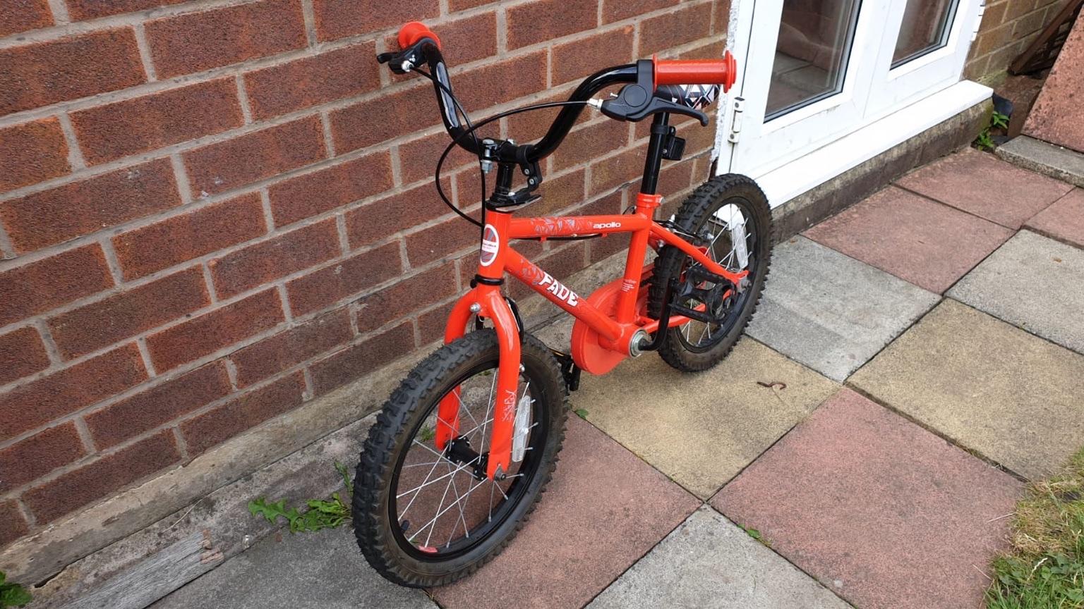 Red Bike Apollo fade 16 inch from Halfords in M34 Tameside for £25.00 ...