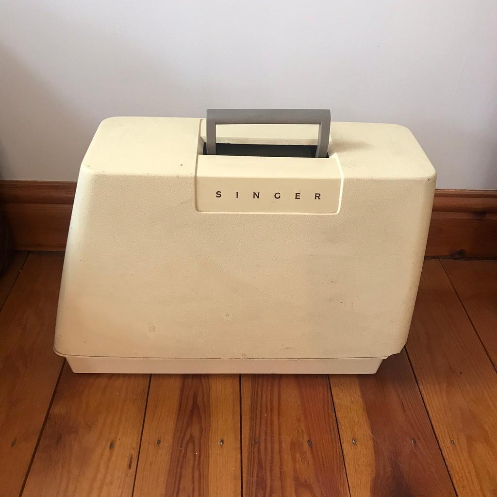 Vintage Singer Sewing Machine in Ashfield für £ 10,00 zum Verkauf ...
