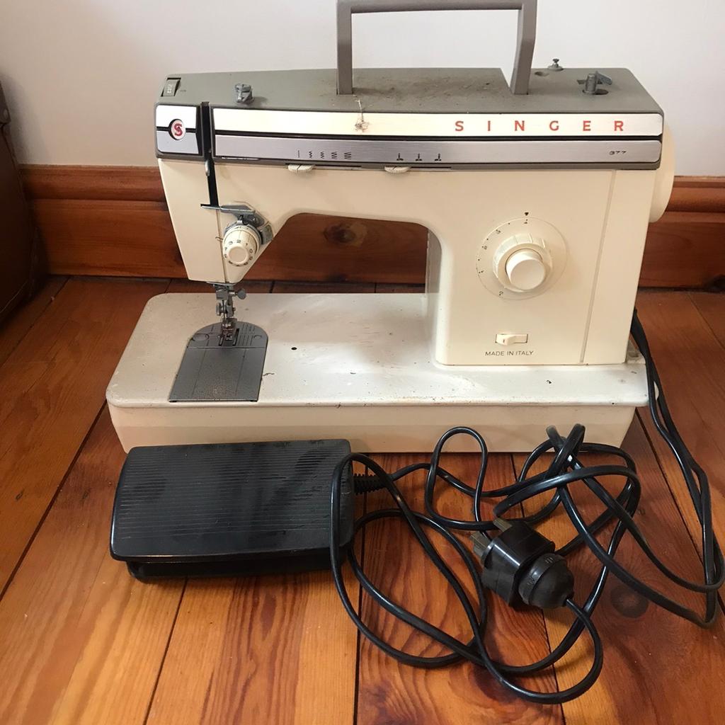 Vintage Singer Sewing Machine in Ashfield für £ 10,00 zum Verkauf ...
