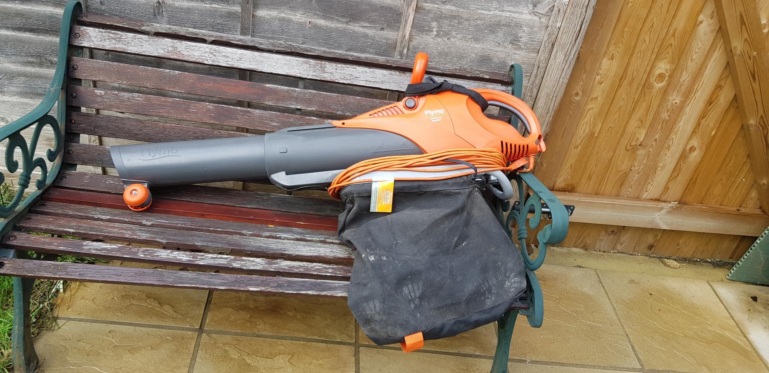 FLYMO SCIROCCO 2500W Garden Leaf Blower/Vac in TN23 Ashford für 35,00 ...