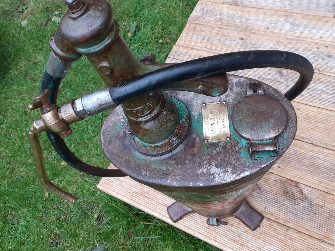 castrol vintage oil dispenser pump in WA8 Widnes für 60,00 £ zum ...