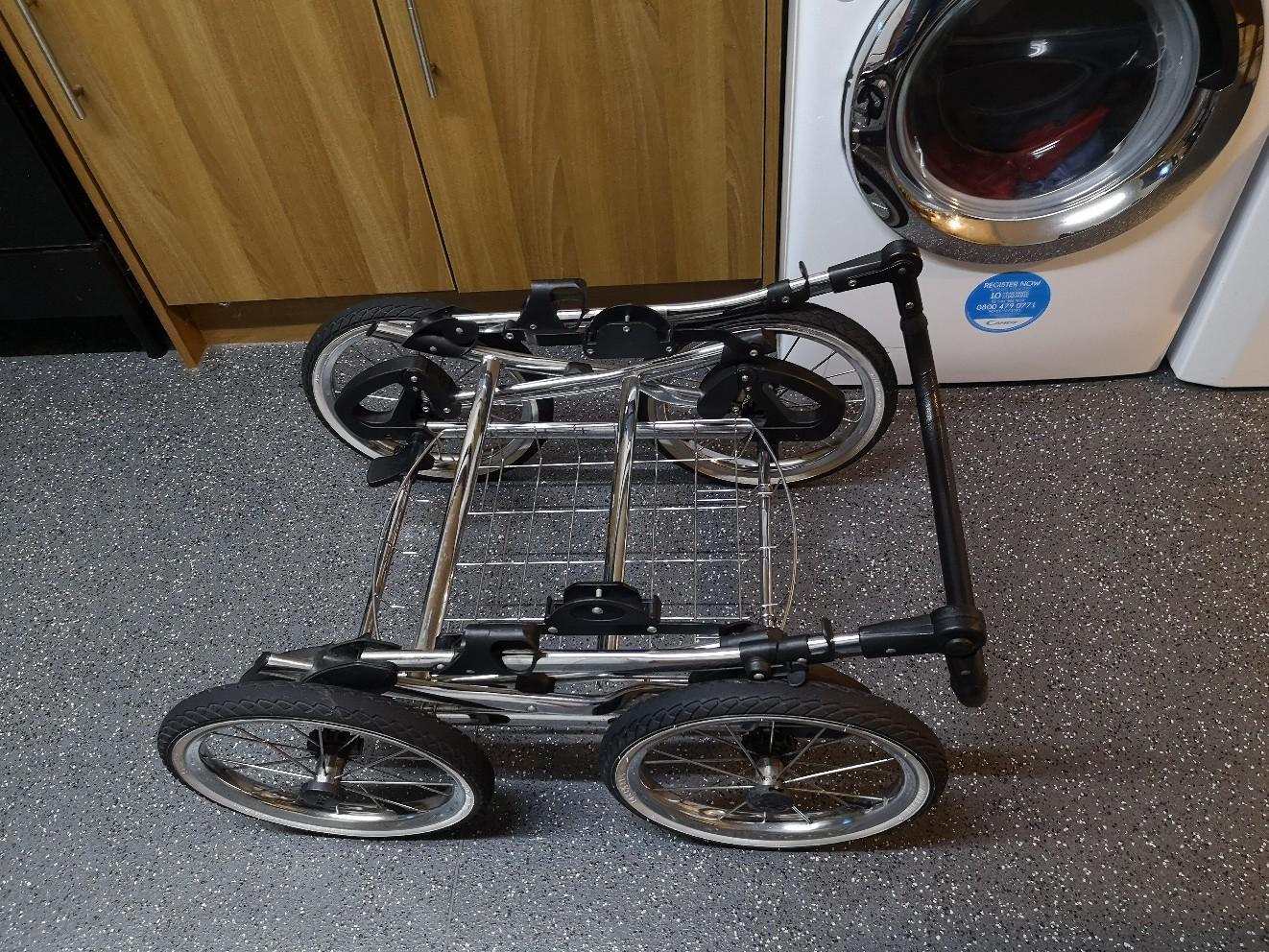 pram chassis with wheels in TA9 Sedgemoor für gratis zum Verkauf ...