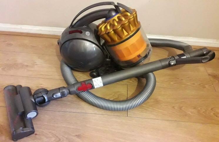 Dyson DC28c Multi Floor vacuum in OX2 Oxford für 80,00 £ zum Verkauf ...