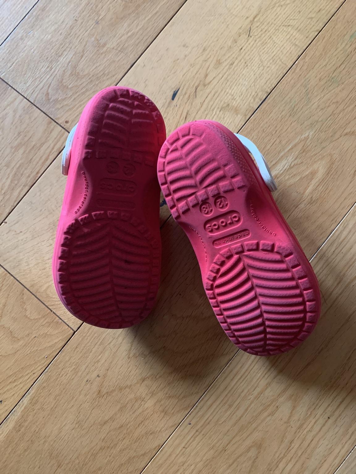 Arsenal Crocs for kids in E4 London Borough of Waltham Forest für 4,00 ...