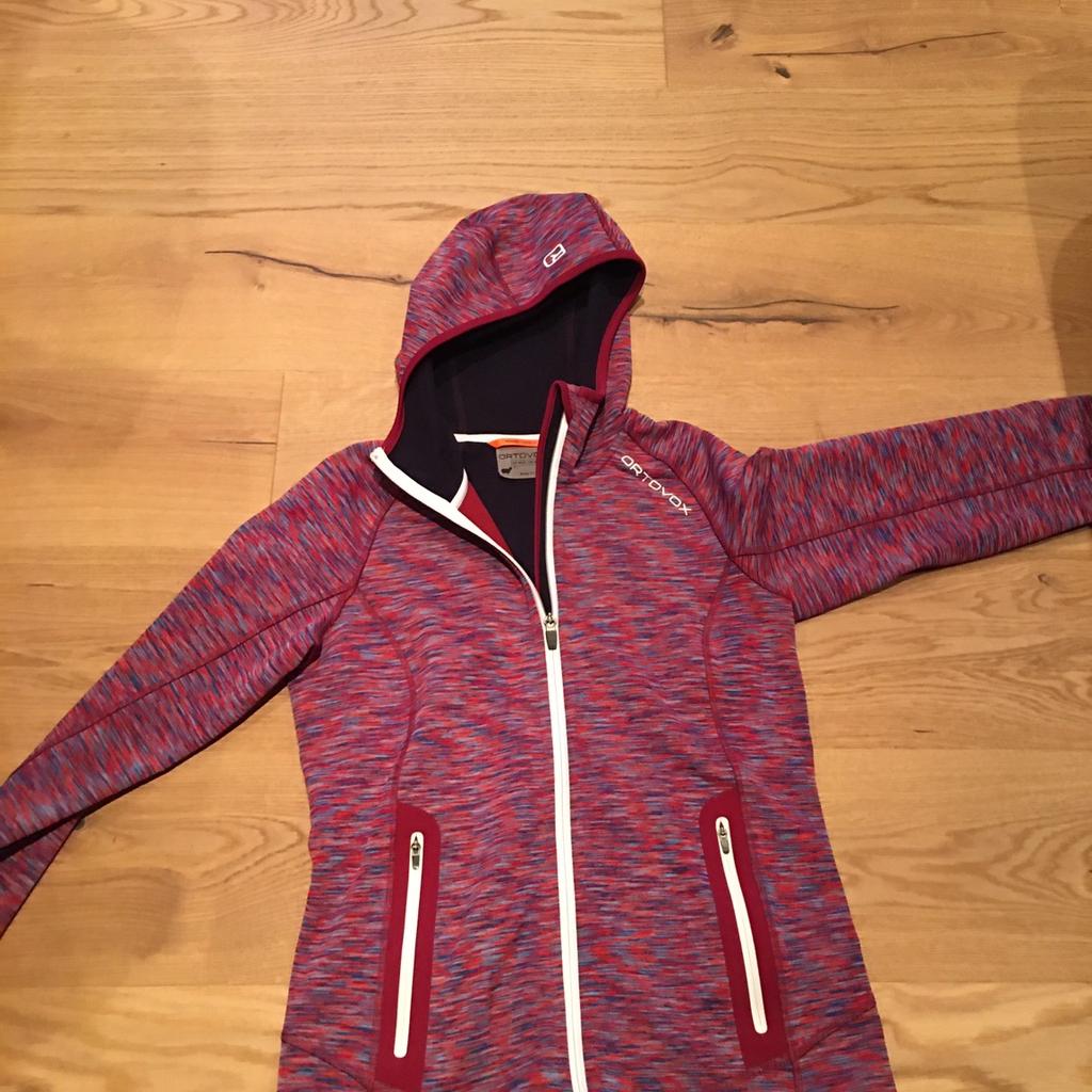 Damen Ortovox Merino Jacke mit Kapuze in 6844 Gemeinde Altach für € 130 ...