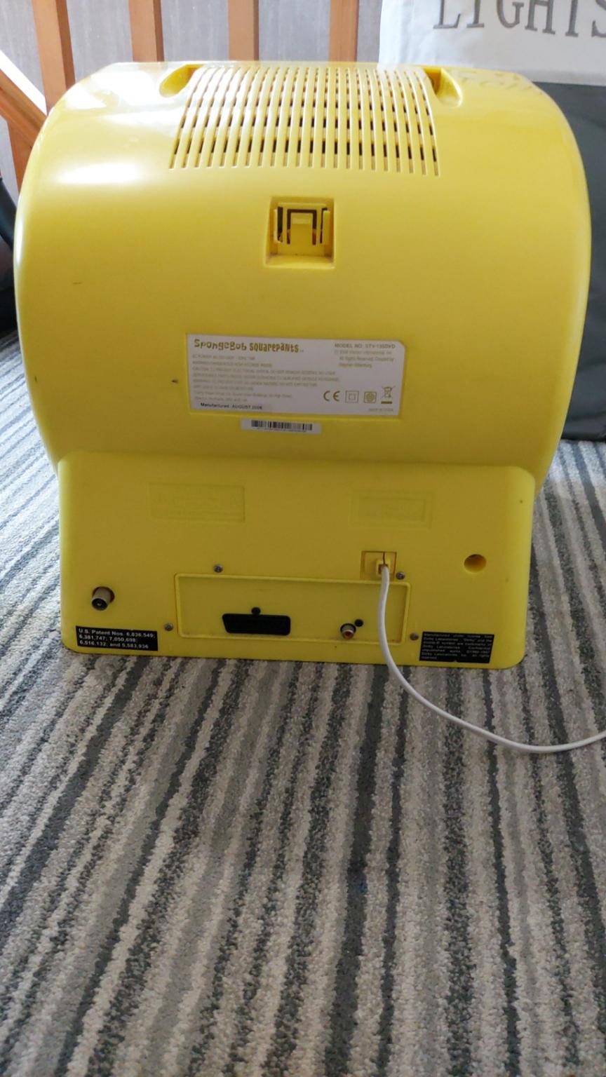 Rare Spongebob tv/dvd player in Coventry für gratis zum Verkauf | Shpock DE