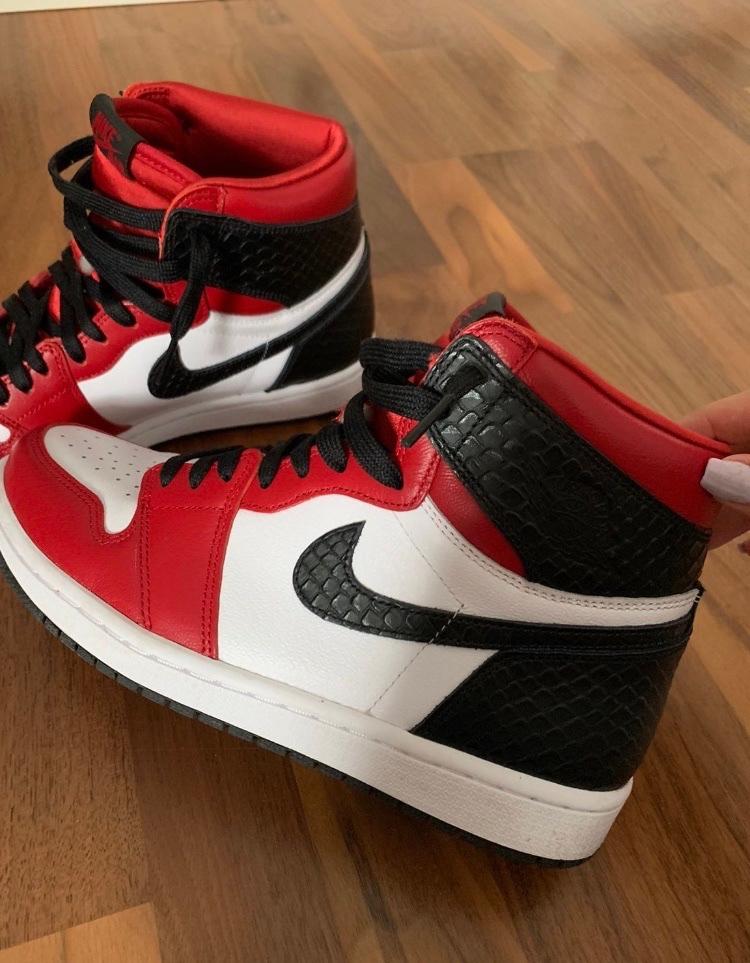 Nike air jordans satin snake in 18439 Åkersberga für SEK 2.500,00 zum ...