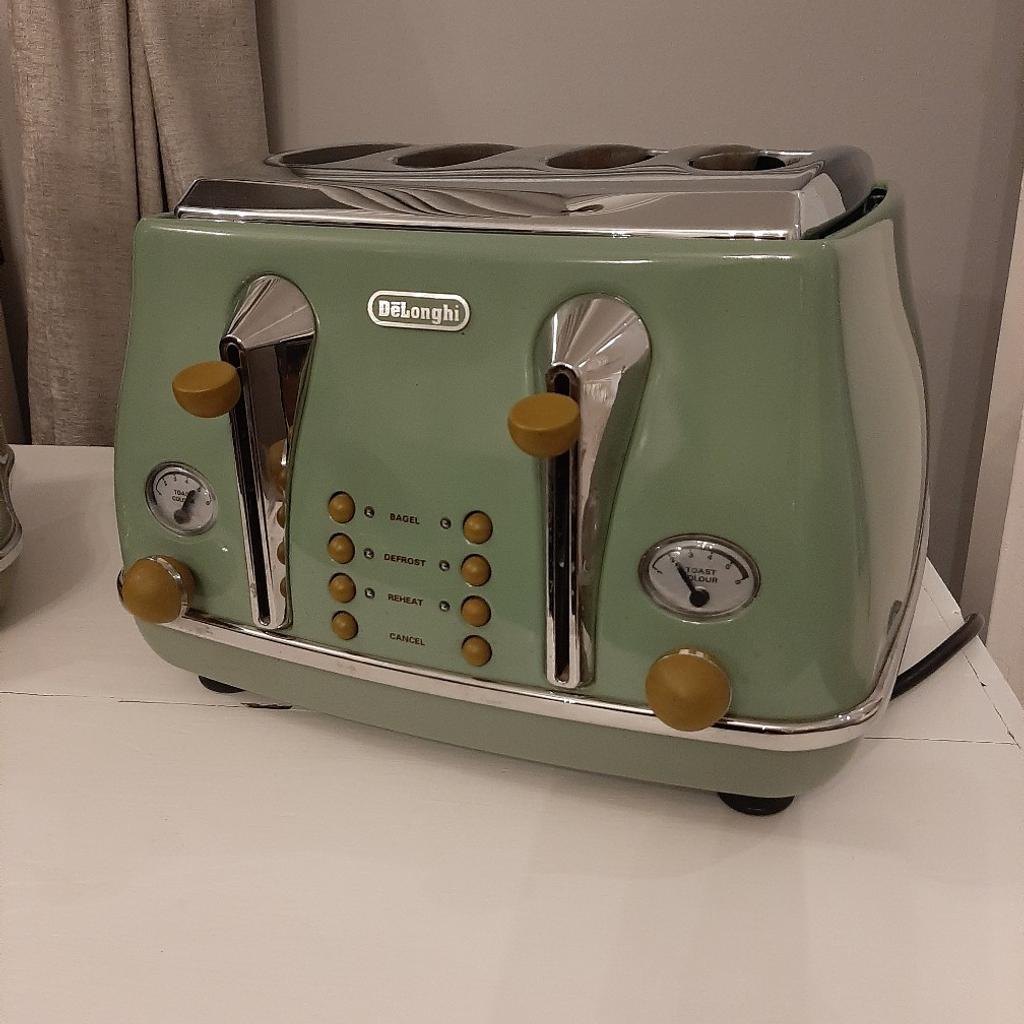 Delonghi Olive coffee Machine & Toaster in Oakengates für £ 110,00 zum ...