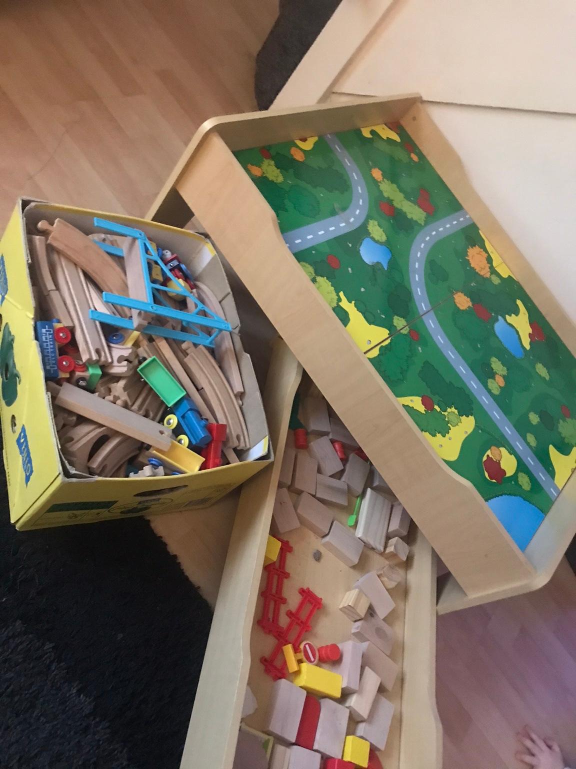 Reversible train table with extra tracks in M3 Salford für 10,00 £ zum ...
