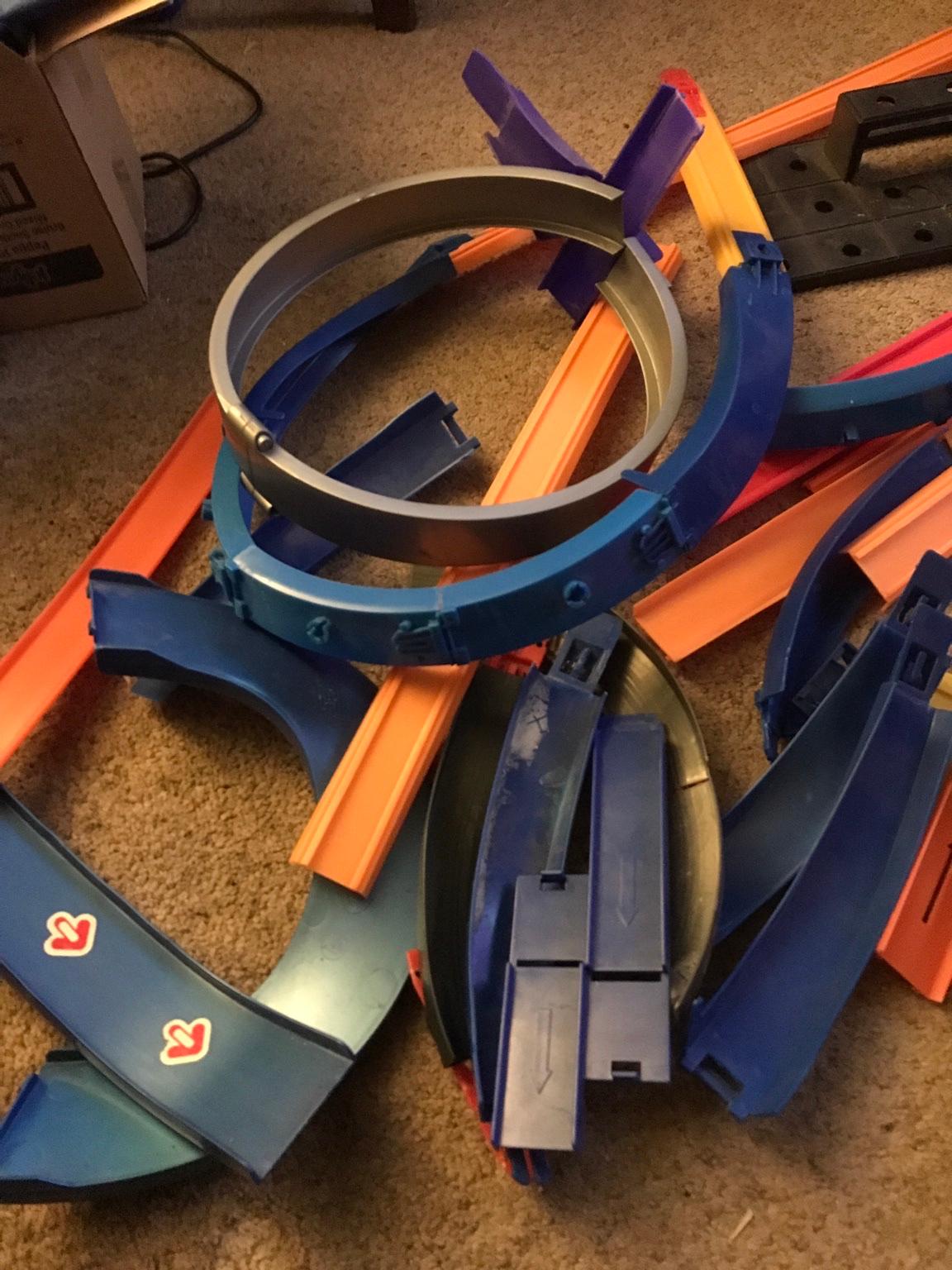 Hot wheels double large track sets in DY5 Dudley für 20,00 £ zum ...