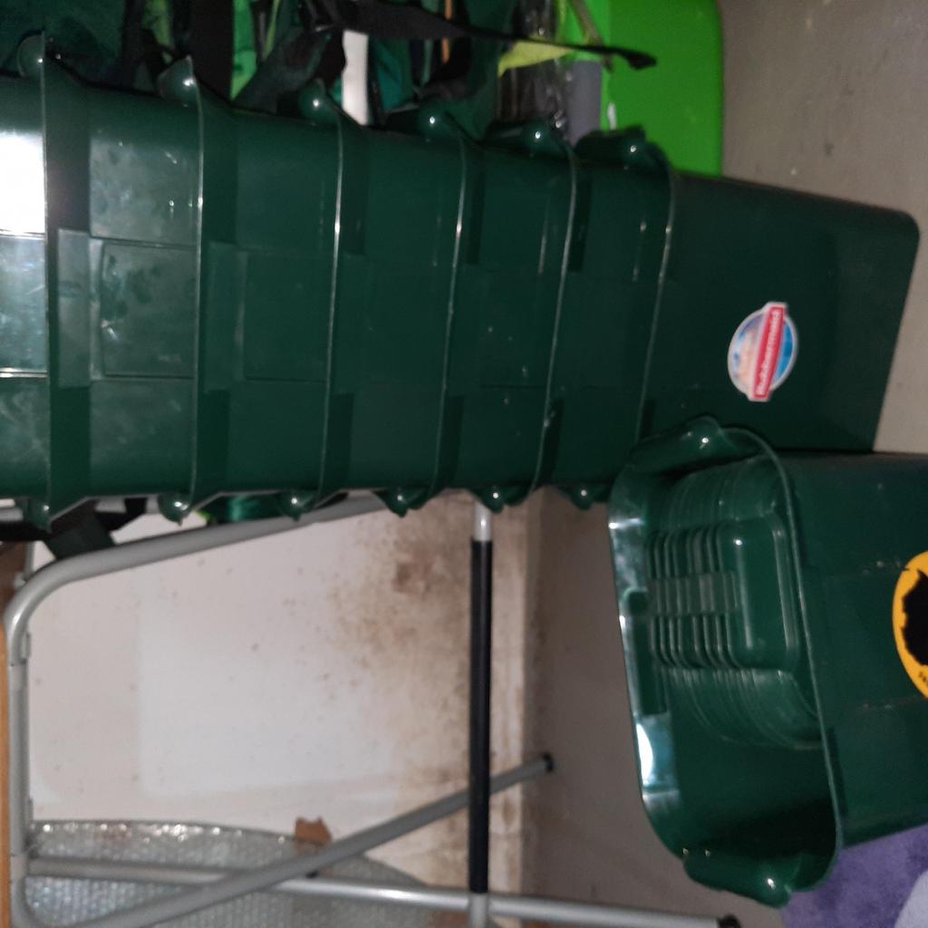 Große Curver Box und kleine Curver Behälter in 82152 Planegg für 15,00 ...