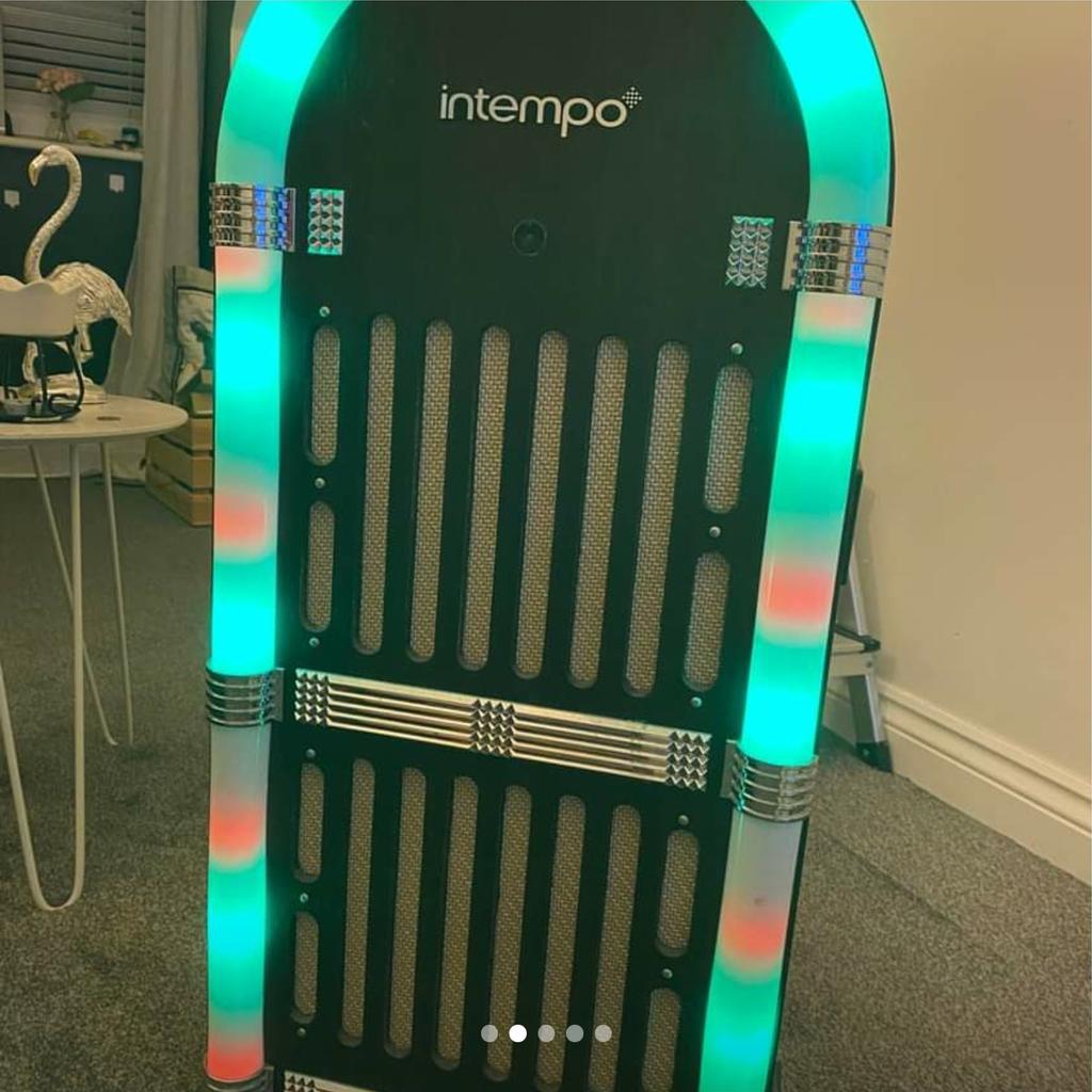 INTEMPO JUKE BOX in RH15 Mid Sussex für £ 70,00 zum Verkauf | Shpock AT