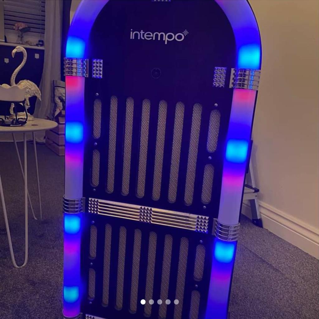 INTEMPO JUKE BOX in RH15 Mid Sussex für £ 70,00 zum Verkauf | Shpock AT