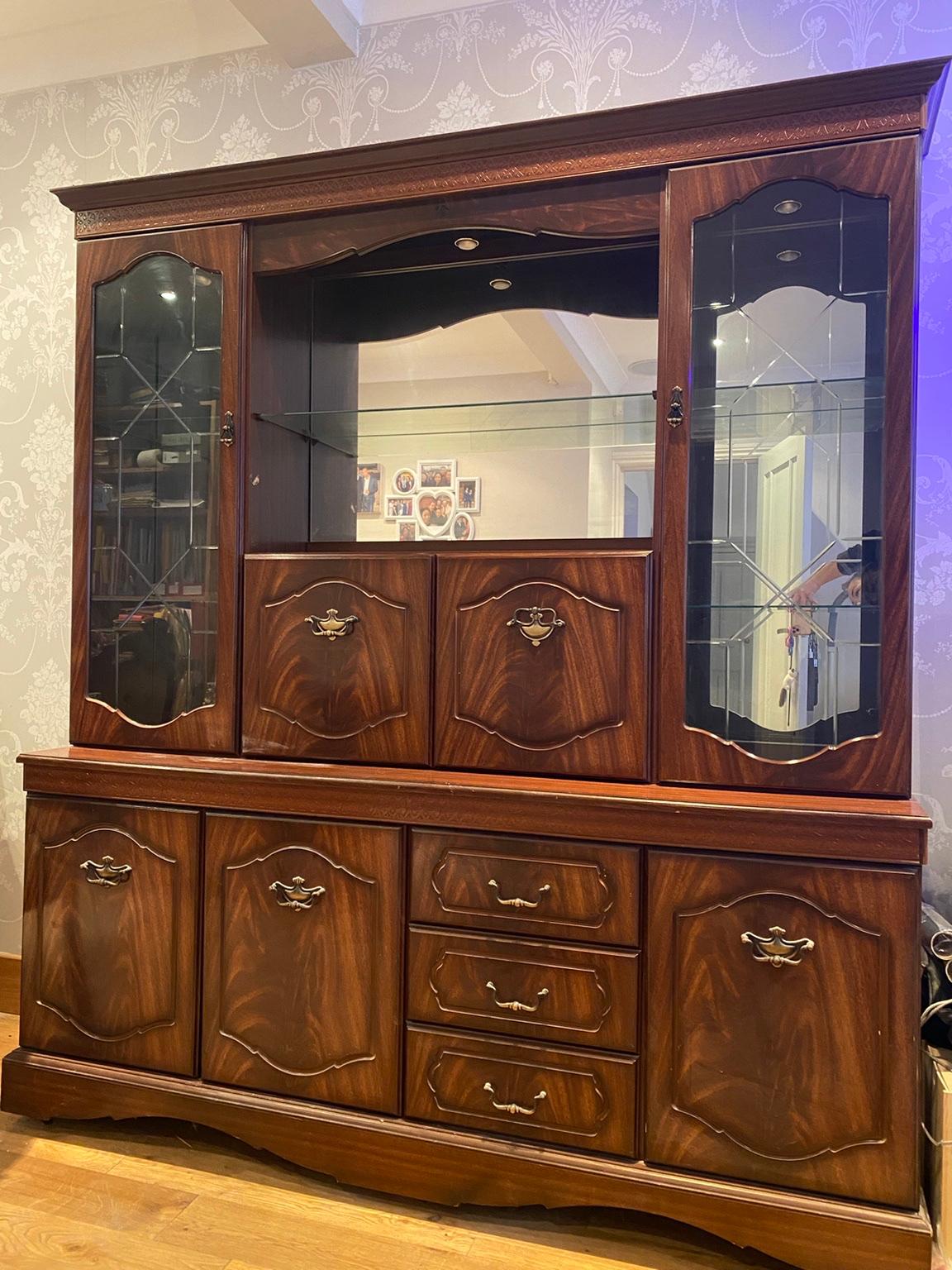Large display cabinet in RM1 Havering für 60,00 £ zum Verkauf | Shpock DE