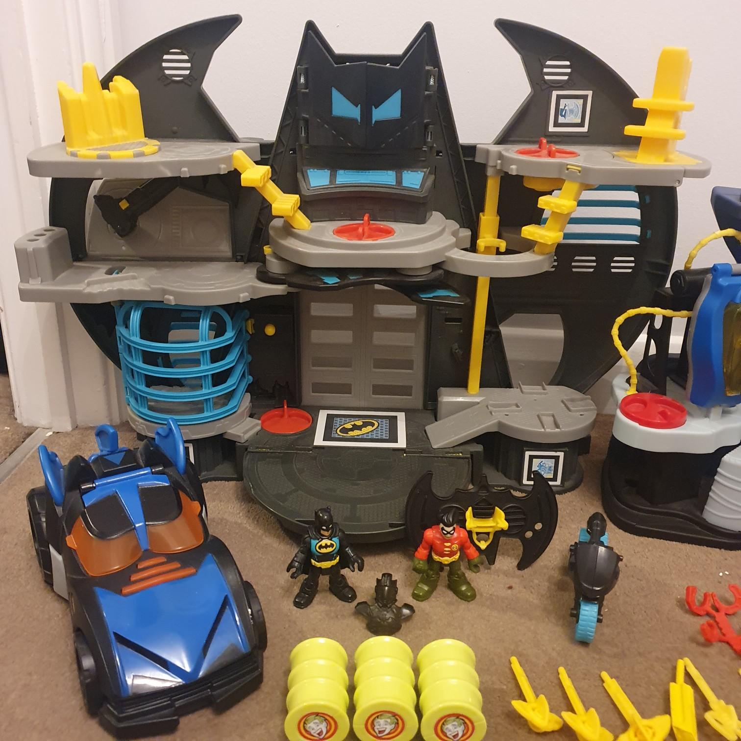 Imaginext batcave and superman den in NG4 Gedling für 15,00 £ zum ...