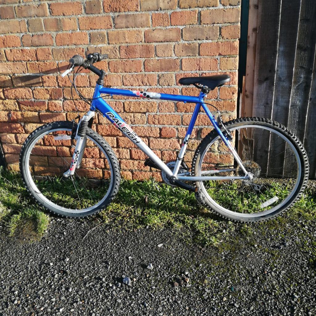 Raleigh men's mountain bike in Hinckley and Bosworth für 60,00 £ zum ...