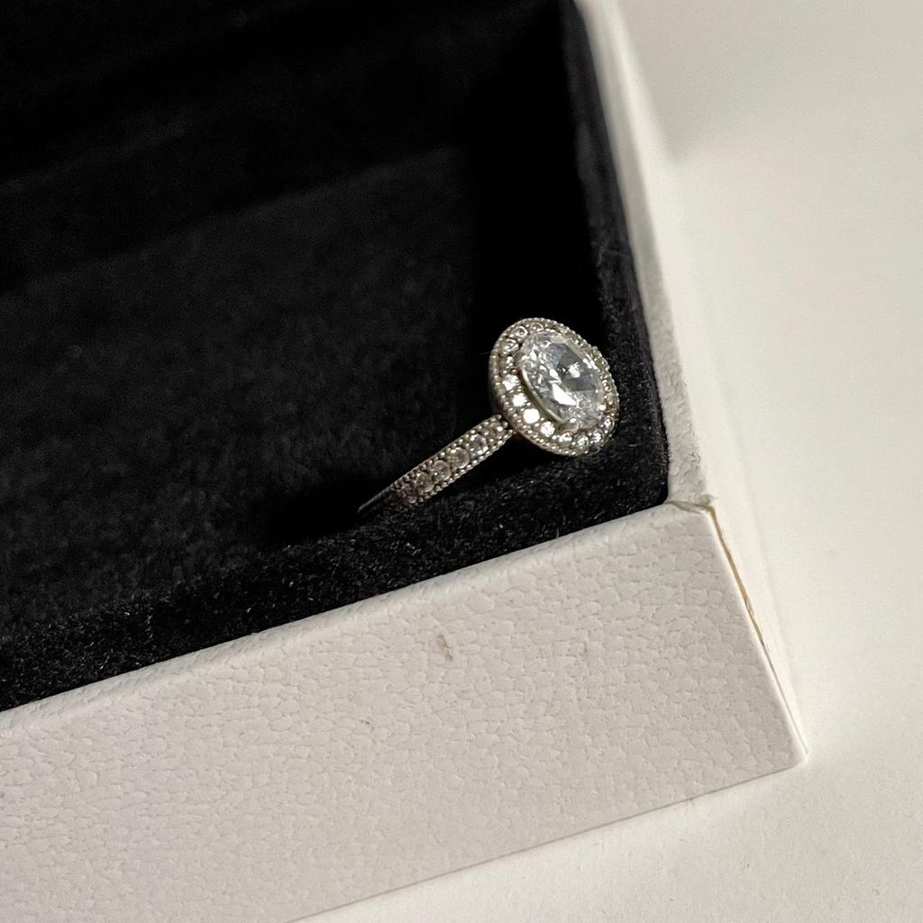 Pandora Oval Sparkle Halo Silver Ring in BD8 Bradford für 22,00 £ zum ...