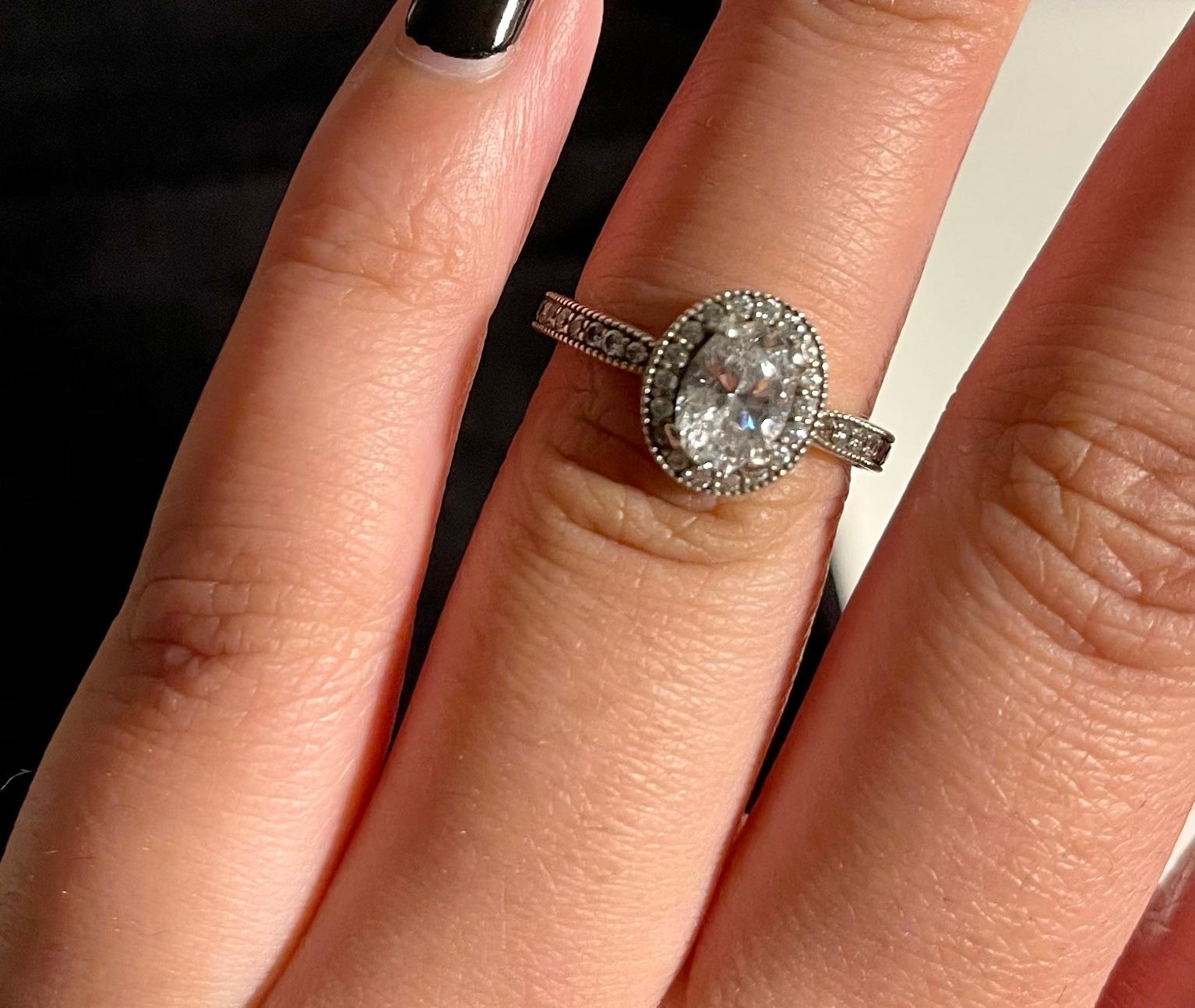 Pandora Oval Sparkle Halo Silver Ring in BD8 Bradford für 22,00 £ zum ...