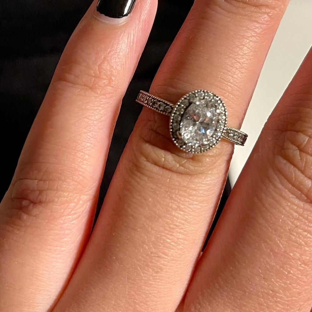 Pandora Oval Sparkle Halo Silver Ring in BD8 Bradford für 22,00 £ zum ...
