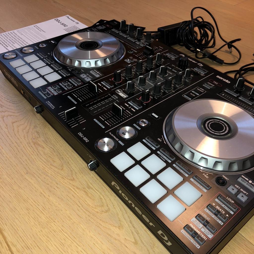 Console Pioneer DDJ SR2 in 36027 Rosà für € 590,00 zum Verkauf | Shpock AT