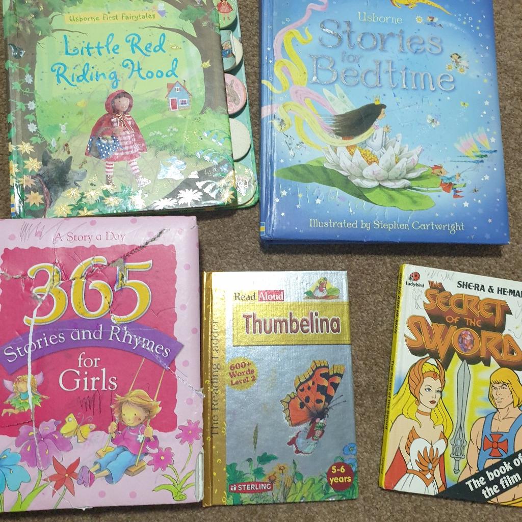 Children's bookcase and books in B3 Birmingham für 20,00 £ zum Verkauf ...