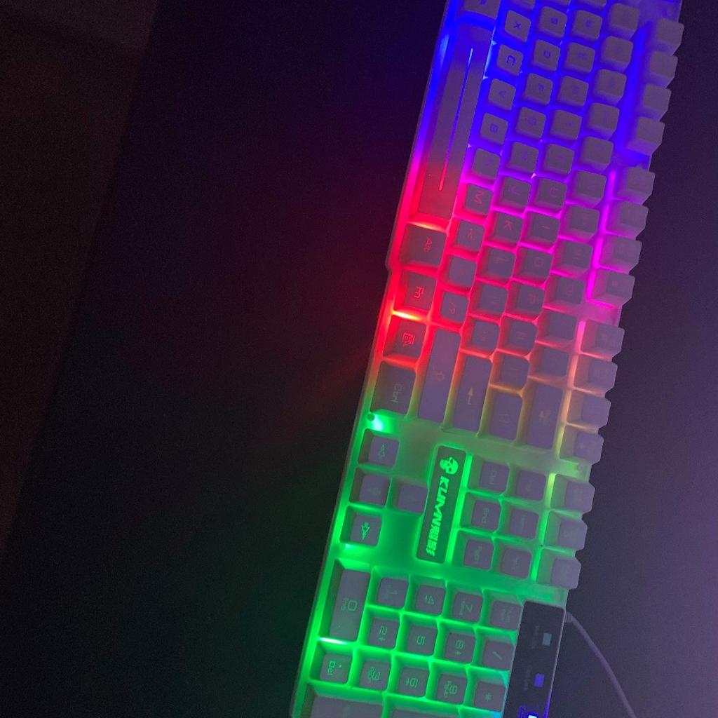 Rgb Light Up Gaming Keyboard Mouse And Mat In S44 North East Derbyshire Für £ 20 00 Zum Verkauf