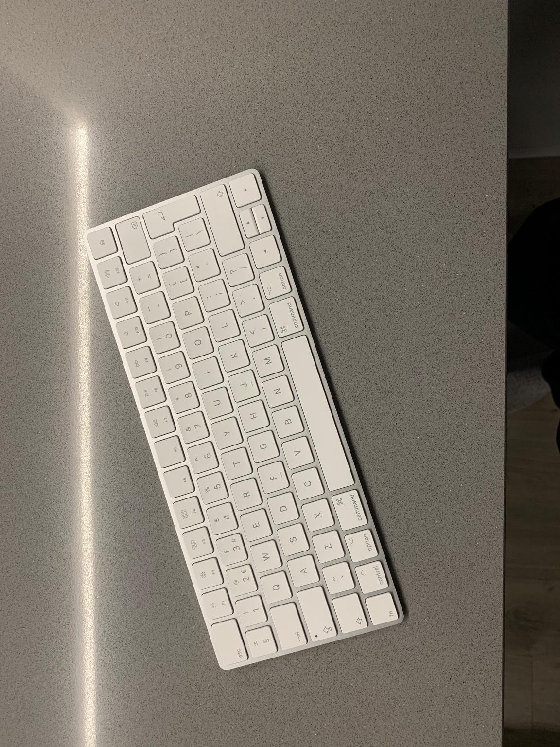 Apple Magic Keyboard A1644 in SE14 London für 10,00 £ zum Verkauf ...