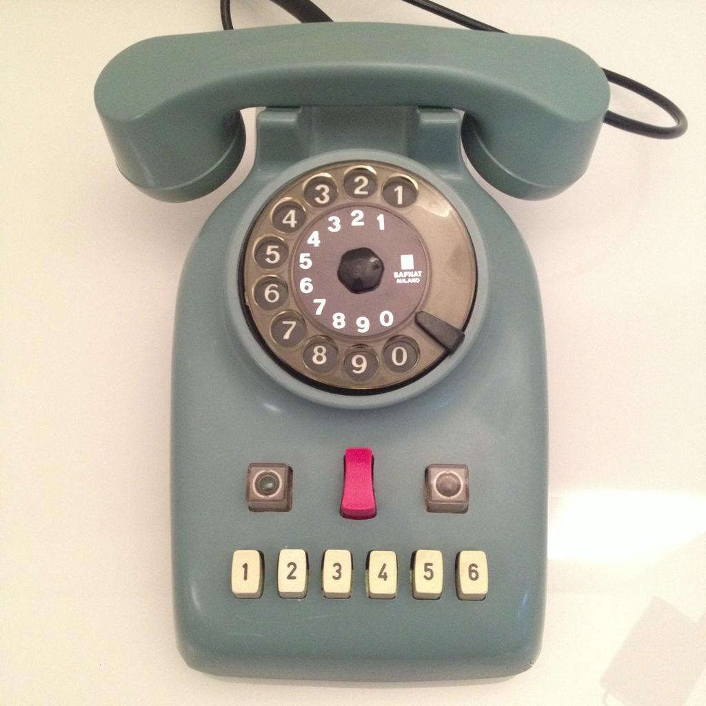 Telefono vintage anni 70 Safnat in 23873 Missaglia for €30.00 for sale ...