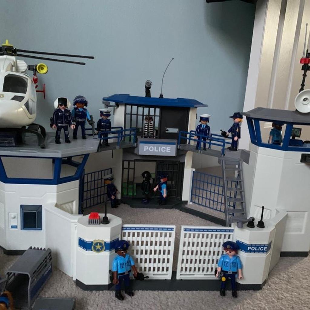 Playmobil Police Station in Basildon für £ 30,00 zum Verkauf | Shpock AT